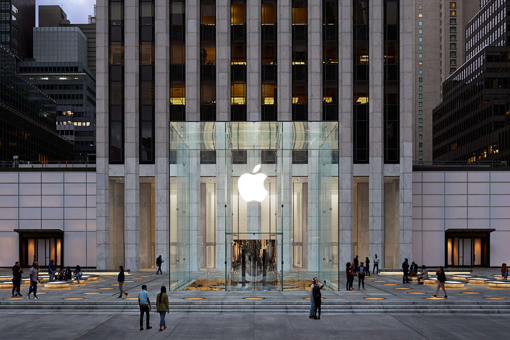 Les Apple Stores et leur Genius Bar rouvrent leurs portes | Lense
