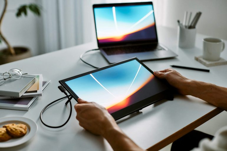 Wacom Movink : une tablette graphique à écran Oled | Lense