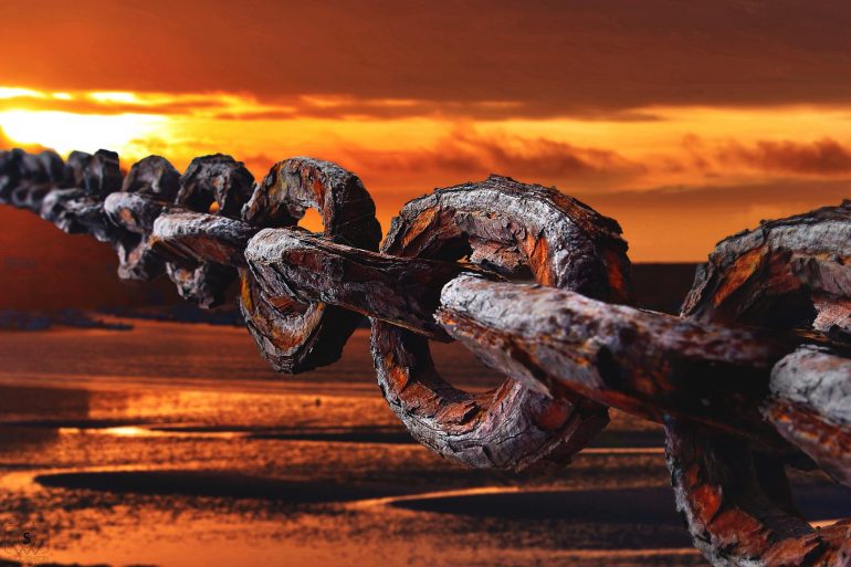 The chains of hell | Lense