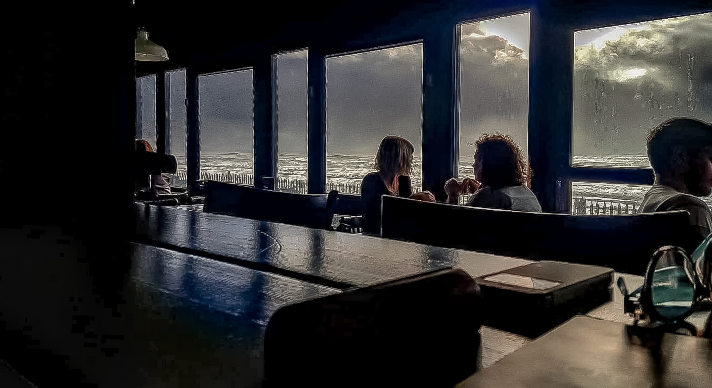 A coffee with a view | Lense